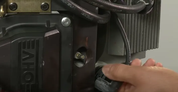 25 HP Kohler Command Pro Engine Problems [With 4 Easy Fix]